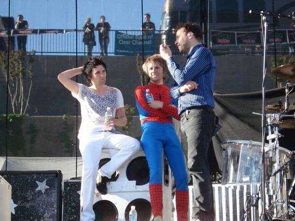 Dom likes Spiderman – MuseWiki: Supermassive wiki for the band Muse